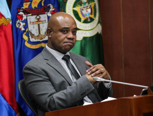 Germán Vargas Lleras arremete contra Luis Gilberto Murillo: 'No se puede despedir peor'