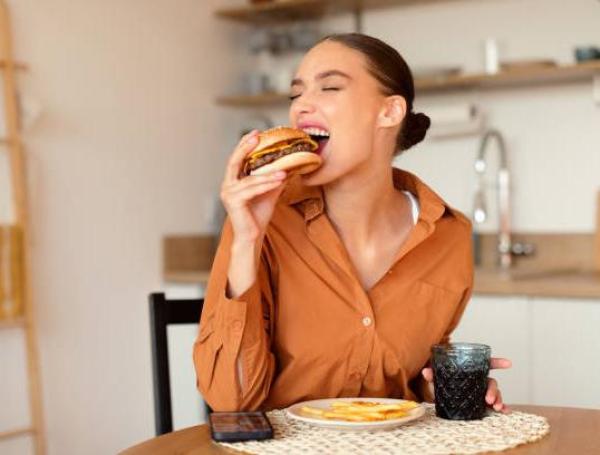 Nutricionista revela tres hábitos dañinos con la comida que nos ...