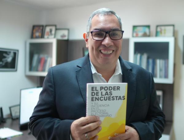 César Caballero habla sobre 'El Poder de las Encuestas', su nuevo libro