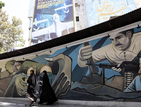 Irán pone en libertad a la Nobel de Paz Narges Mohammadi por motivos ...