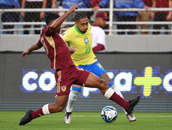 Los memes no dejan tranquilo a Raphinha tras picar el partido: la ...