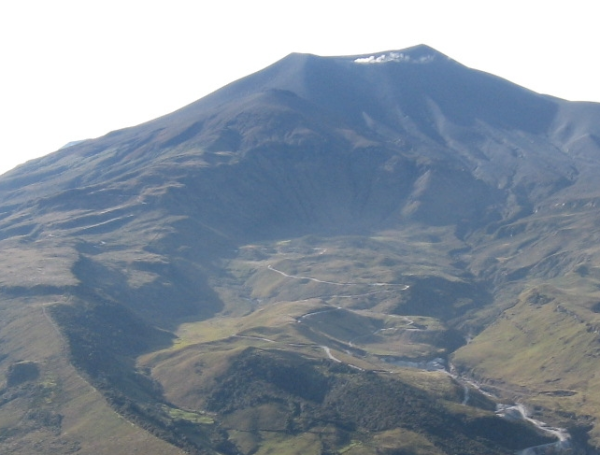 Volcán Puracé registró expulsión de ceniza y olores a azufre en las ...