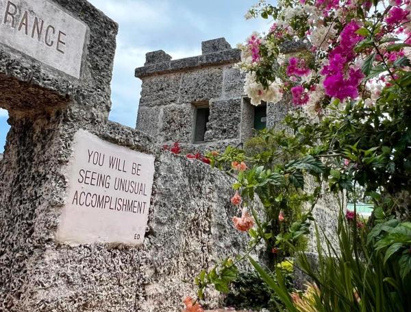 Construyó un castillo de coral en Miami para recordar a su ex y hoy es un atractivo turístico
