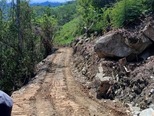 Antioquia: entregan estudios y diseños para la vía del corregimiento El Aro, Ituango