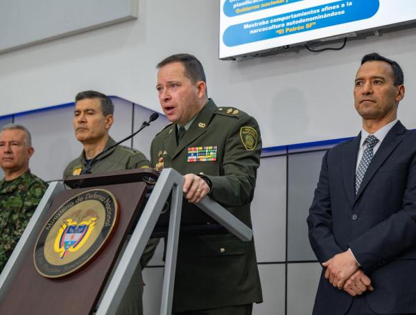 Cuota de sacrificio/ Columna del general Carlos Triana, director de la ...