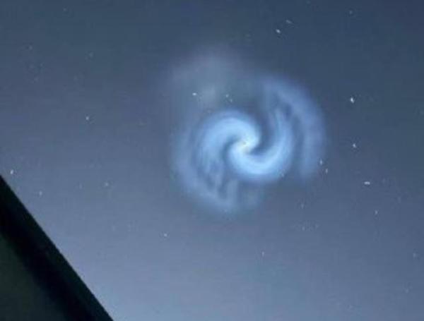 Video | Extraño espiral azul se vio en el cielo de España y Reino Unido ...