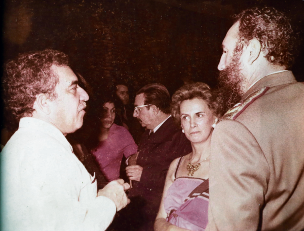 La periodista y diplomática Clara Nieto prepara un libro sobre su vida