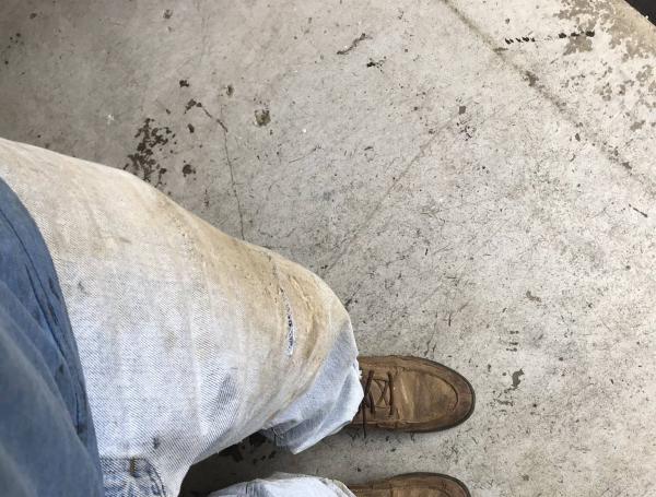 Critican a Gucci por vender overol manchado de pasto a 1.400 dólares