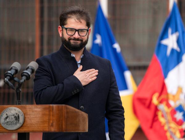 Chile: Boric planea cambios en gabinete tras rechazo a constitución