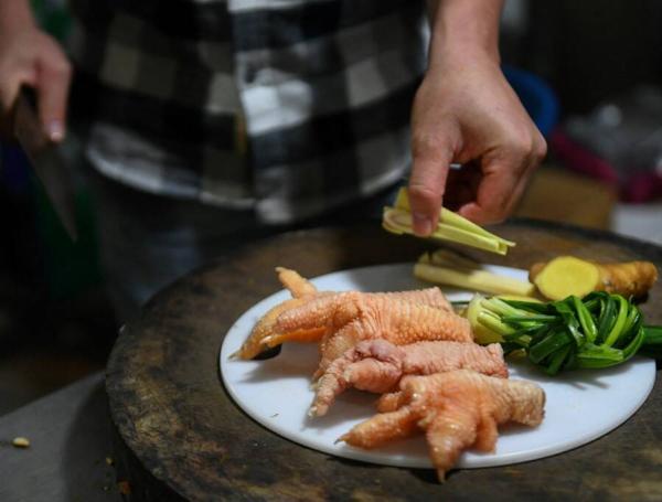Pollo de dragón: así son sus patas que cuestan una millonada en Vietnam