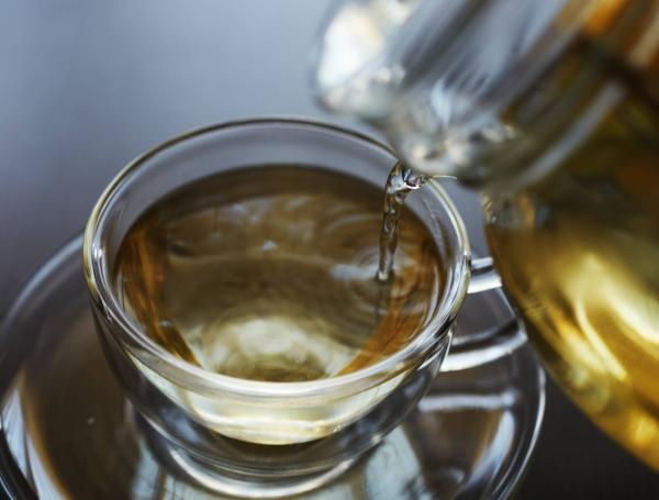 ¿Para qué sirve el té de ruda y cómo lo puedo preparar en mi casa?