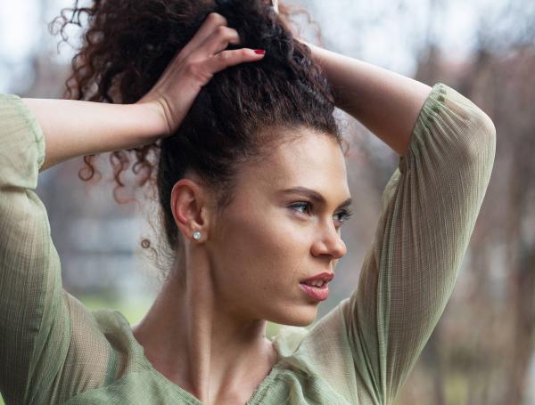 Pelo rizo: 5 estilos de moda para su cabello