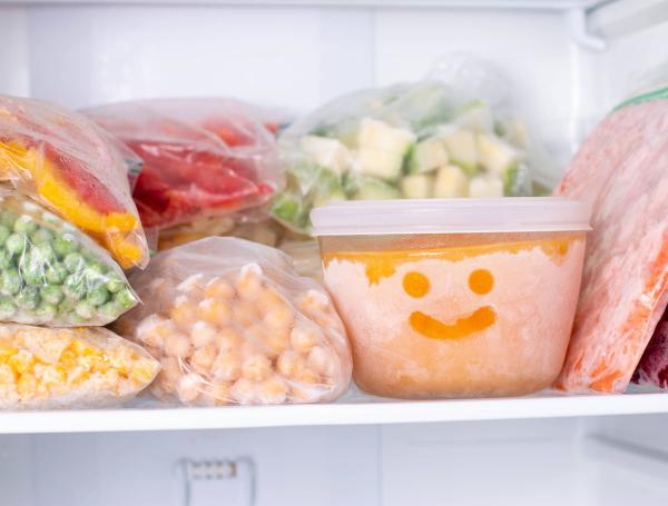 ¿Cuánto tiempo dura el caldo de pollo en la nevera?