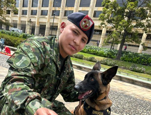 Wilson: el guía del canino sigue internado en la selva buscando a su perro