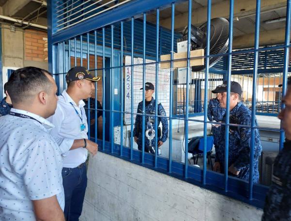 Inpec: director daniel gutierrez dice que de 38 carros en la picota ...