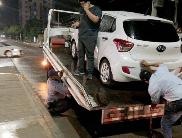 ¿De cuánto es la multa que se debe pagar si se parqua en un lugar ...