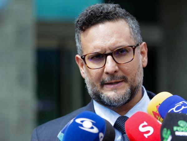 Cruce entre Miguel Ángel del Río y David Teleki por libertad de Arturo Char