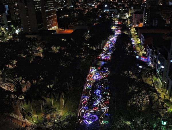 Así es el espectáculo de luces de los alumbrados navideños que iluminan ...