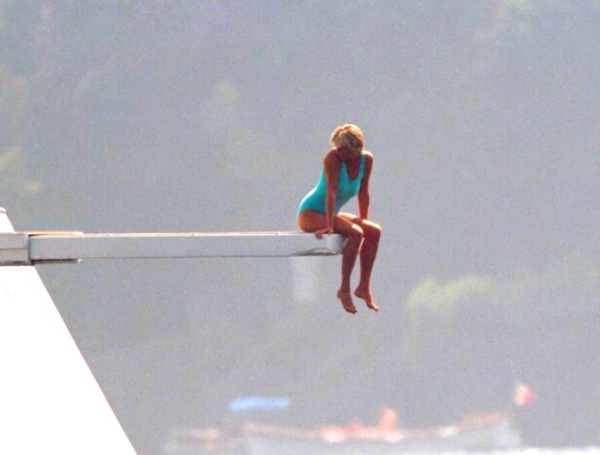 La historia de 'The Kiss', la foto que cambió la vida de la princesa Diana