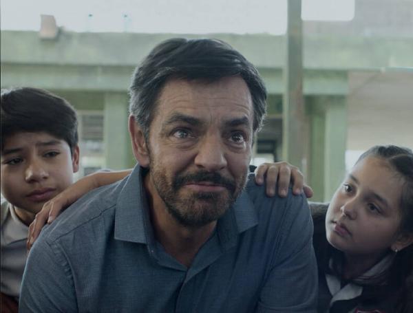 Eugenio Derbez regresa como el maestro de una niña genio en la película ...