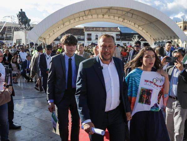 Mikhail Krasnov, ruso, se posesionó como alcalde de Tunja: así fue el ...