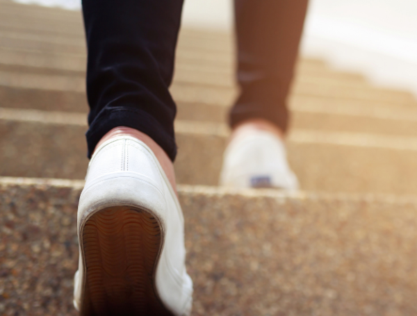 La forma correcta de caminar, según expertos de Harvard: puede ...