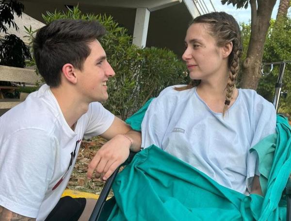 Una joven de 25 años perdió las manos y los pies por culpa de una ...