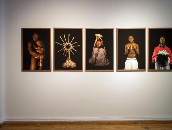 Yeison Riascos, el artista plástico de Buenaventura cuyas obras son un ...