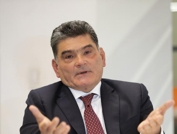 Las lecturas legales y políticas de la posesión simbólica de Gregorio ...