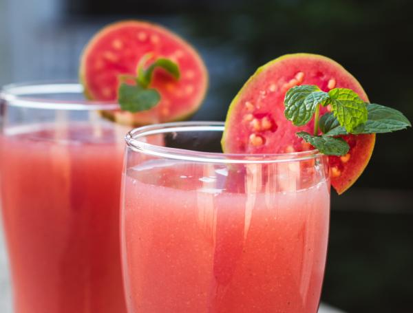 ¿Cuáles son los beneficios para su salud al tomar jugo de guayaba con canela?