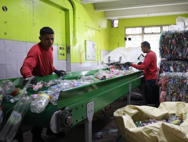 Nuevo modelo reciclaje en Bogotá: ‘Usuarios no pueden cobrar a ...