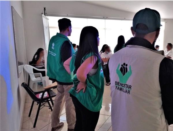 Anniesleh bokep met by a adorable brunette woman with a