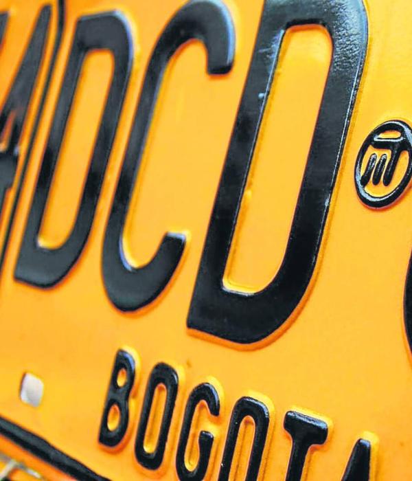 ¿Qué significan las letras en las placas de los carros en Colombia?