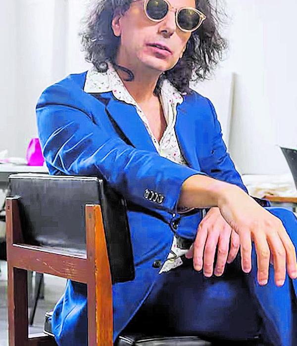 Éric Sadin: ‘El lenguaje estandarizado de la inteligencia artificial huele a muerte’