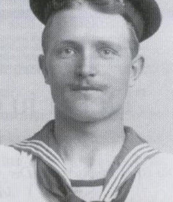 La historia de amor del sueco que naufragó en una isla perdida, se casó ...