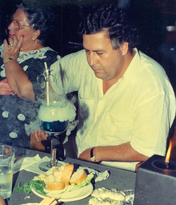 El fotógrafo de Pablo Escobar y del M-19: Édgar 'el Chino' Jiménez ...