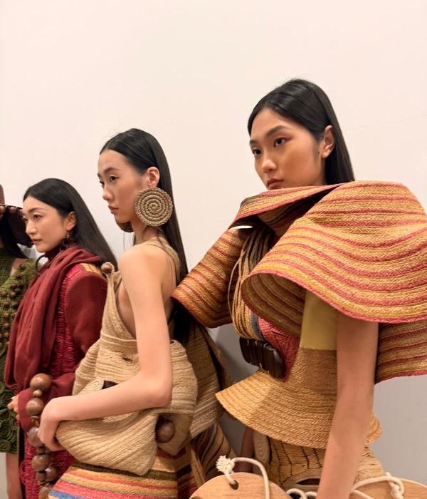 Diseñadora Colombiana Isabella Pérez ocupa segundo puesto en concurso de moda en China