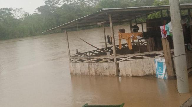 Chocó: creciente del río Baudó deja 4 muertos y más de 3.800 familias ...