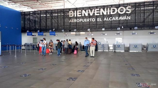 Aeronáutica Civil oficializa caída de millonaria licitación que beneficiaba a 4 aeropue