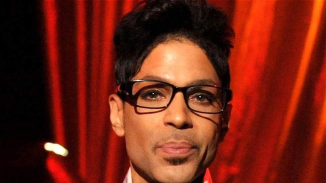 Camisa del cantante Prince se subastó en más de 130 millones de pesos