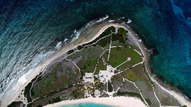 Hallan nuevas especies de corales y tiburones en la Serranilla