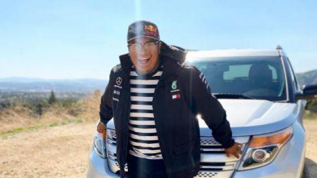 Exalumno recaudó dinero para ayudar a profesor que perdió su trabajo