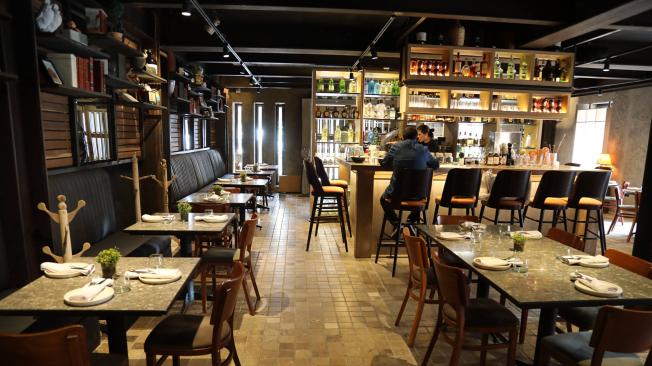 ¿Qué es un restaurante de lujo? Comida, vinos, servicio y... ¿manteles?