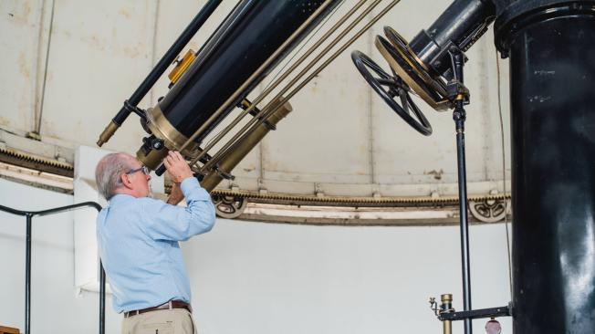 Entrevista con el astrónomo chileno José Maza Sancho, invitado a la FilBo