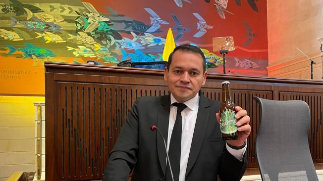 ¿Quién es Alejandro Ocampo, el congresista del polémico ataque homofóbico a Polo Polo?