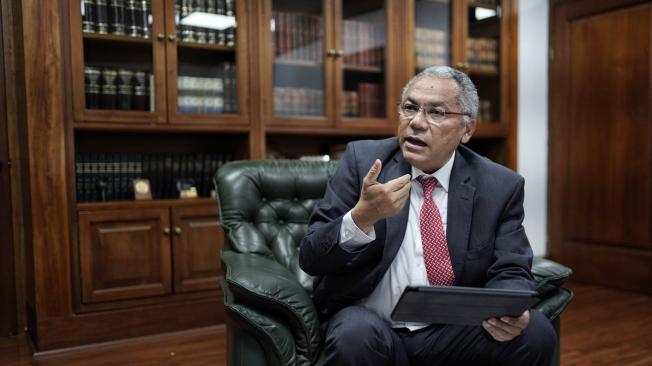 Libro sobre vida del magistrado de la Corte Suprema Aroldo Quiroz Monsalvo