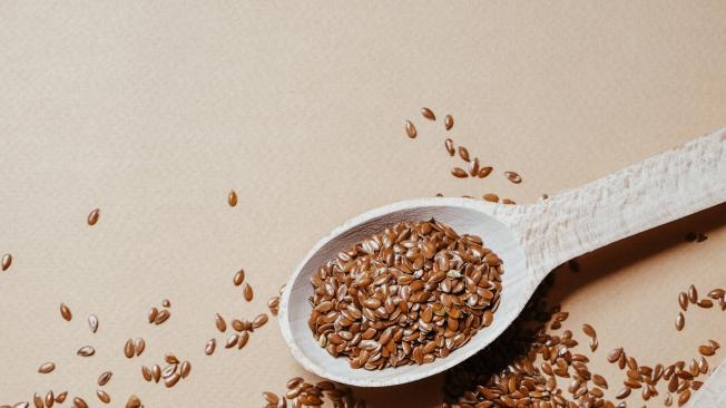 Linaza: ¿cómo preparar gel para fortalecer el cabello?