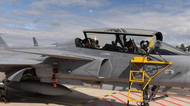 Aviones de combate: así es volar en un avión supersónico y ver ...