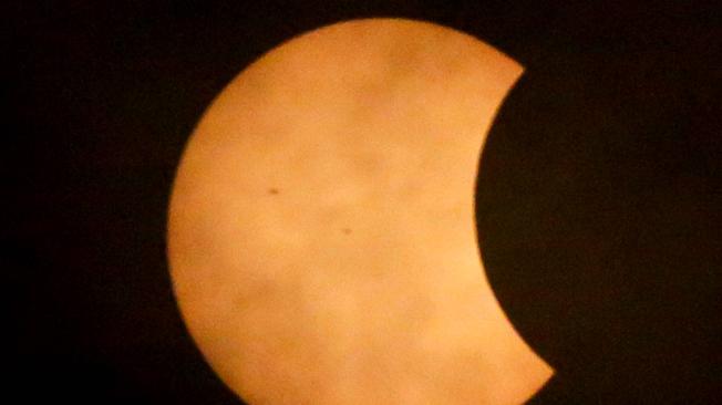 EN VIVO: Eclipse solar 14 de octubre siga la transmisión de la NASA