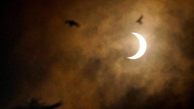 EN VIVO: Eclipse solar 14 de octubre siga la transmisión de la NASA